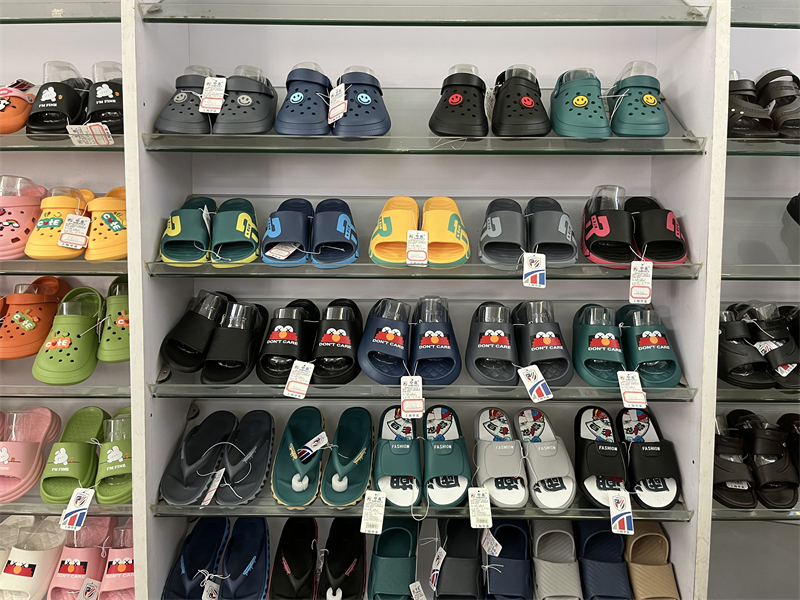 Fashion EVA Slippers Wholesale Jelly Shoes Factory